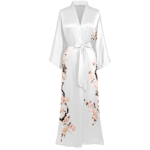 Intimates & Sleepwear | Porcelain White Kimono Robe Satin Sleepwear ...